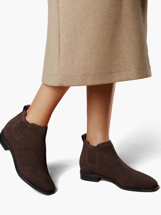 Vivaia | Shoes | Vivaia Ryan Pro Squaretoe Waterrepellent Ankle Boots ...